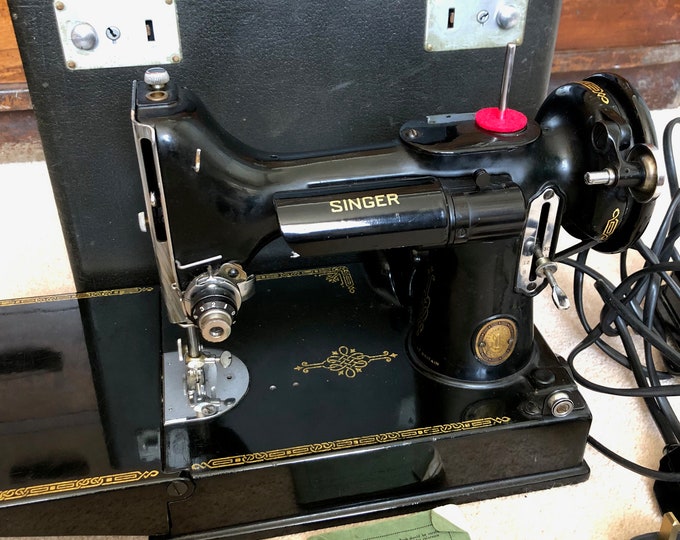 Featherweight, Singer Sewing Machine, 221K - Etsy