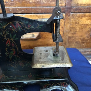 Muller Childs Sewing Machine Hand Crank, Vintage - Etsy
