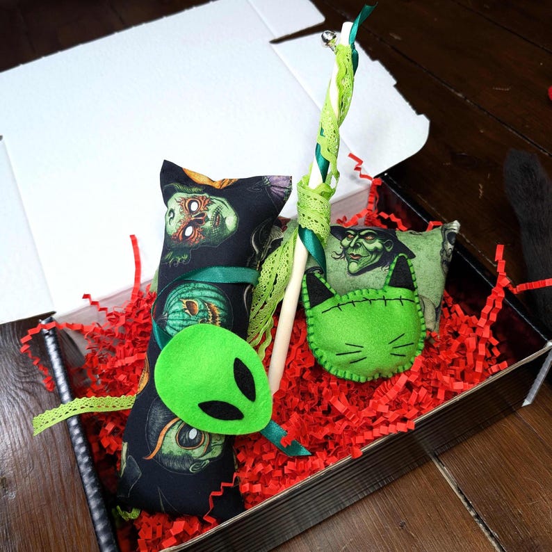 Creepy Monster Catnip Cat Toy Gift Box, Gothic, Green Present Idea for ...