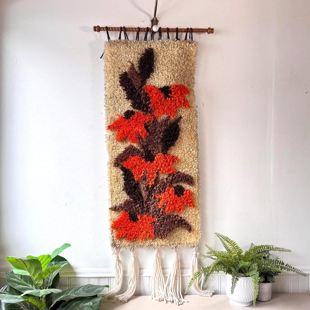 Vintage 1970s Floral Shag Wall Hanging, MCM Mid Century Latch Hook Rug ...