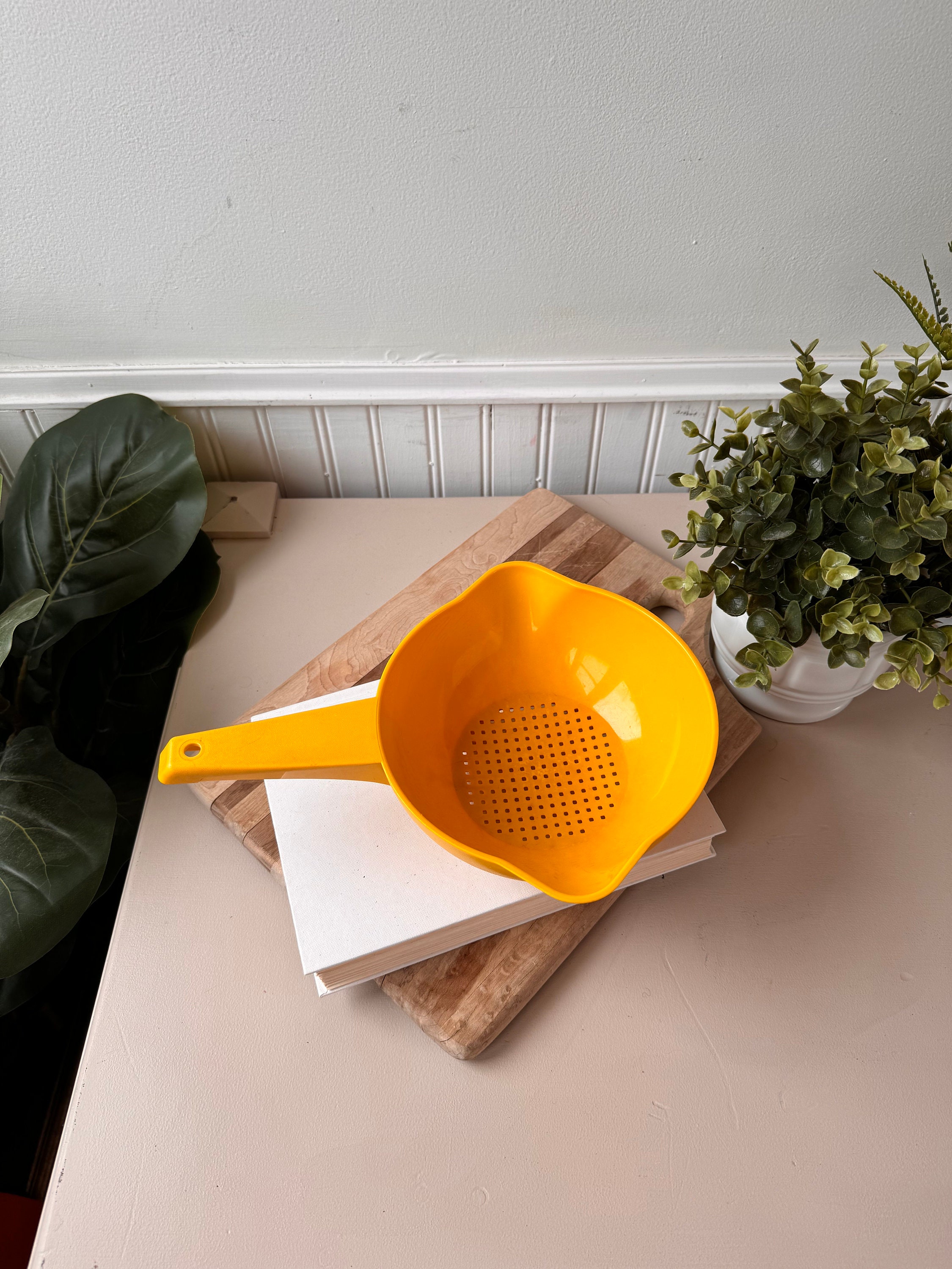 Vintage 1970s Tupperware Yellow Strainer, 2 Quart Colander, Retro ...
