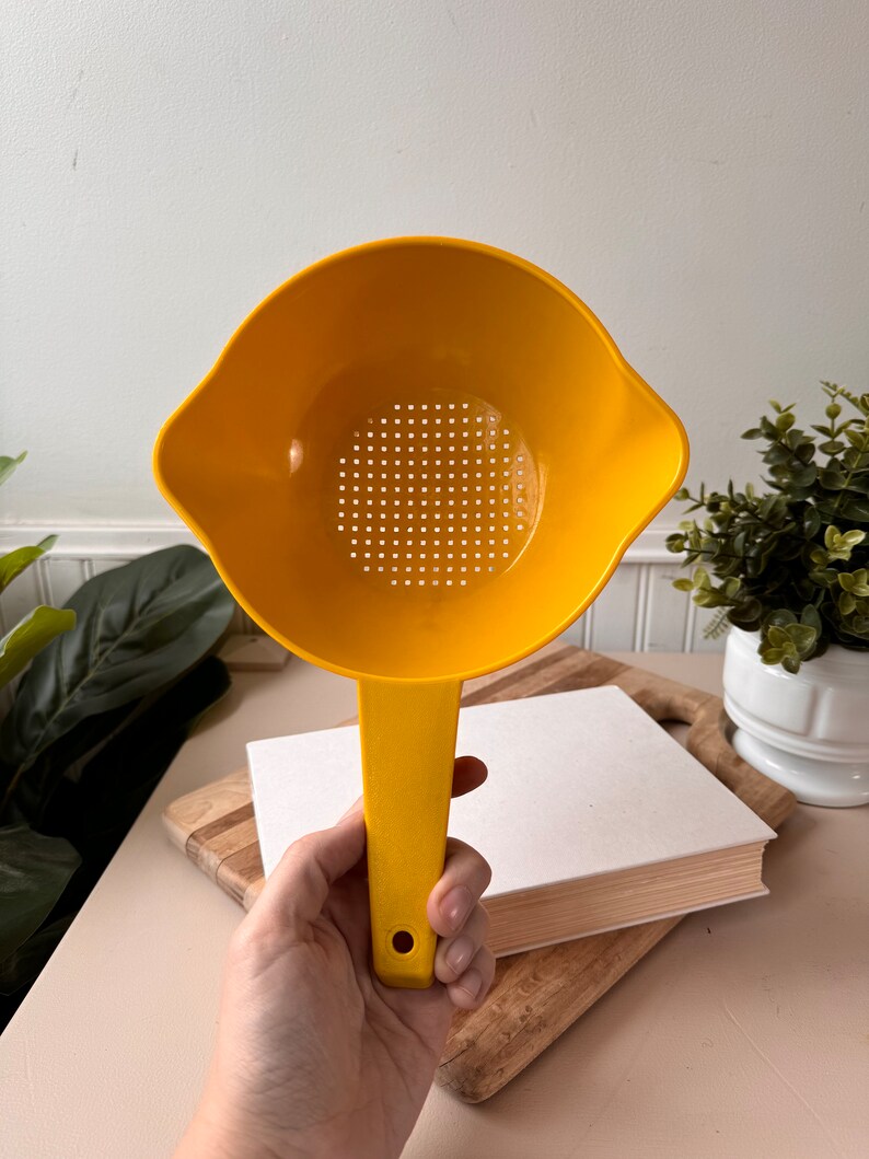 Vintage 1970s Tupperware Yellow Strainer, 2 Quart Colander, Retro ...