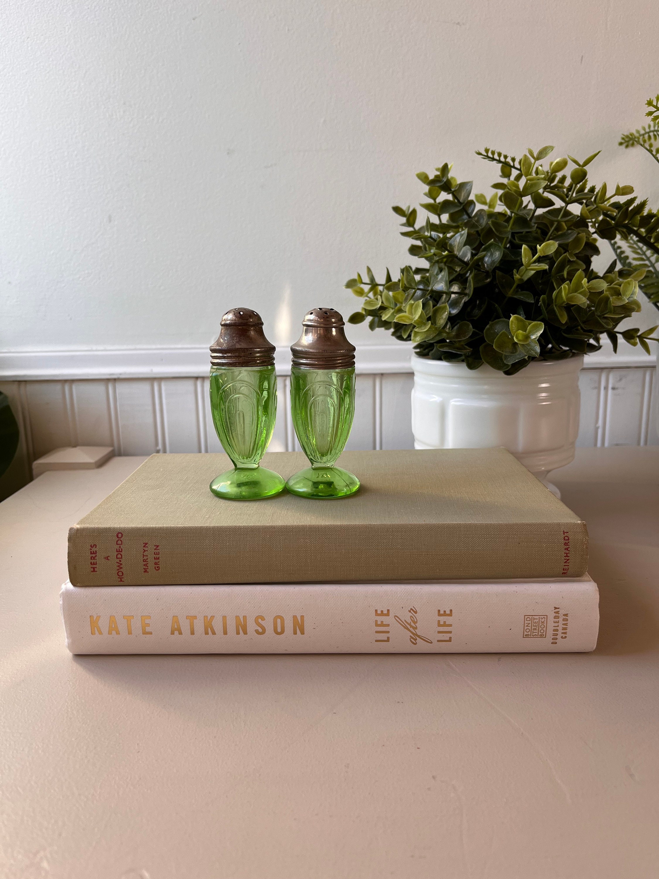 Vintage 1930s Depression Vaseline Glass Salt Pepper Shakers Hazel Atlas ...