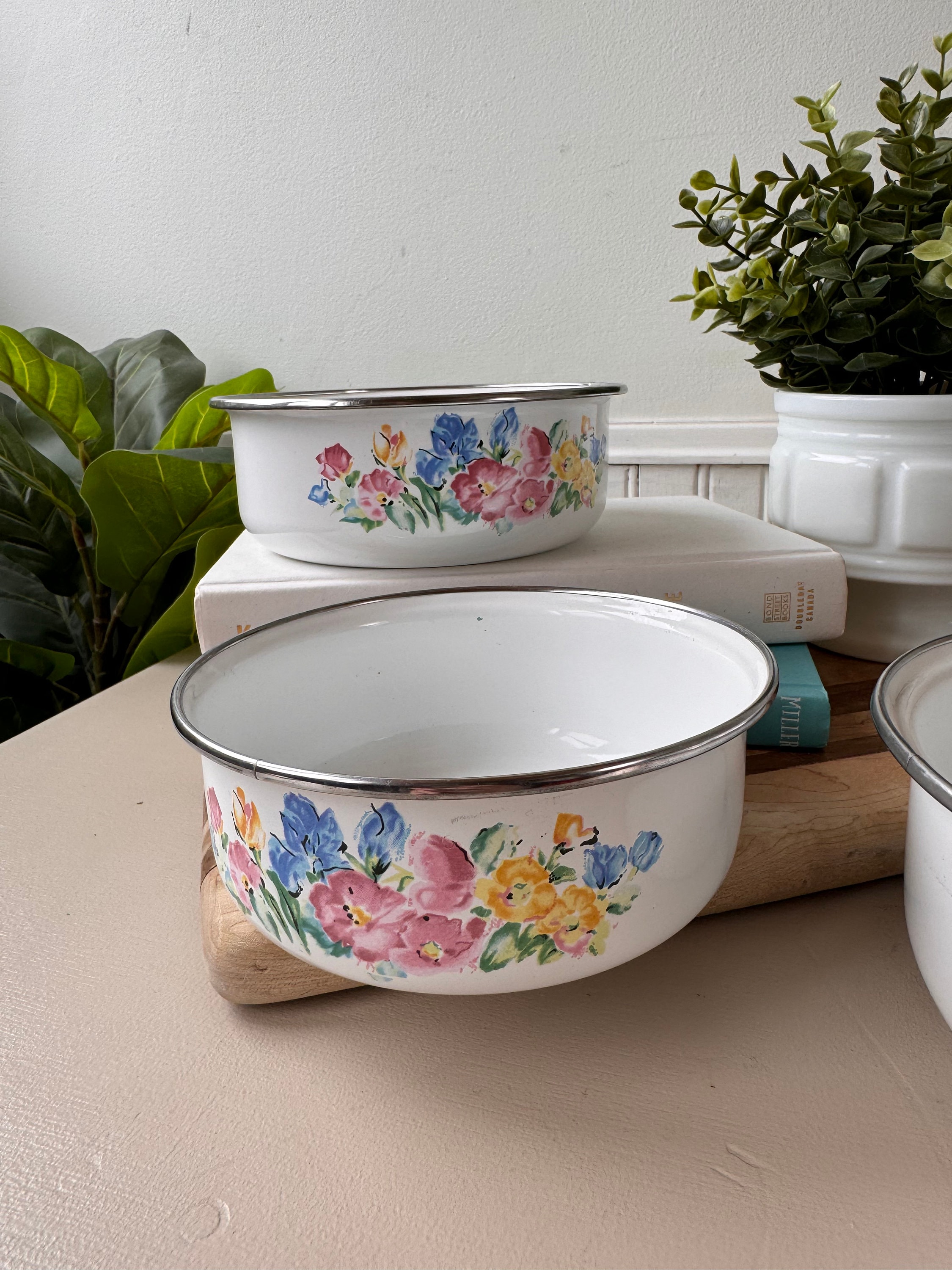 Vintage 1980s Enamel Stacking Bowls With Floral Pattern, Set of 3, Pink ...