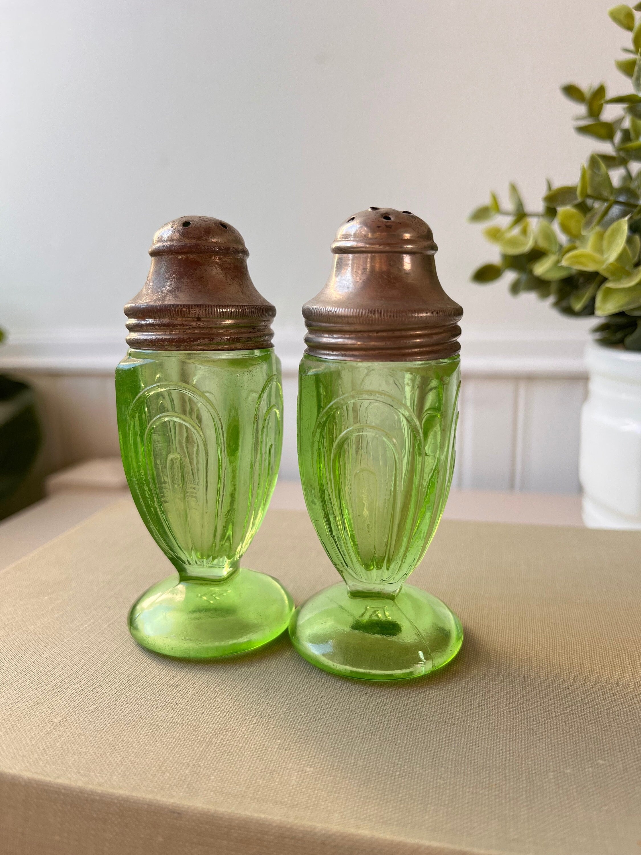 Vintage 1930s Depression Vaseline Glass Salt Pepper Shakers Hazel Atlas ...