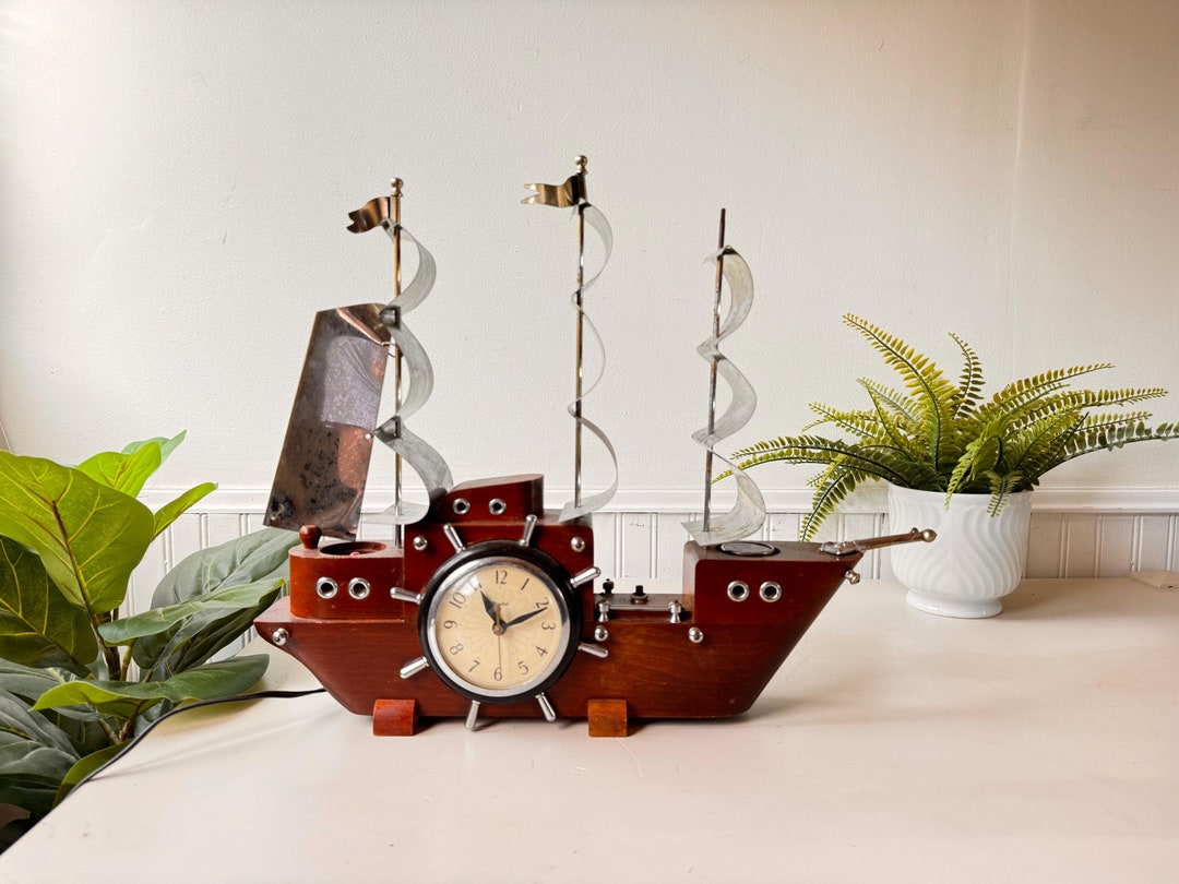 Vintage 1950s Ship Mantle Clock With Lights, MCM Mid Century United ...