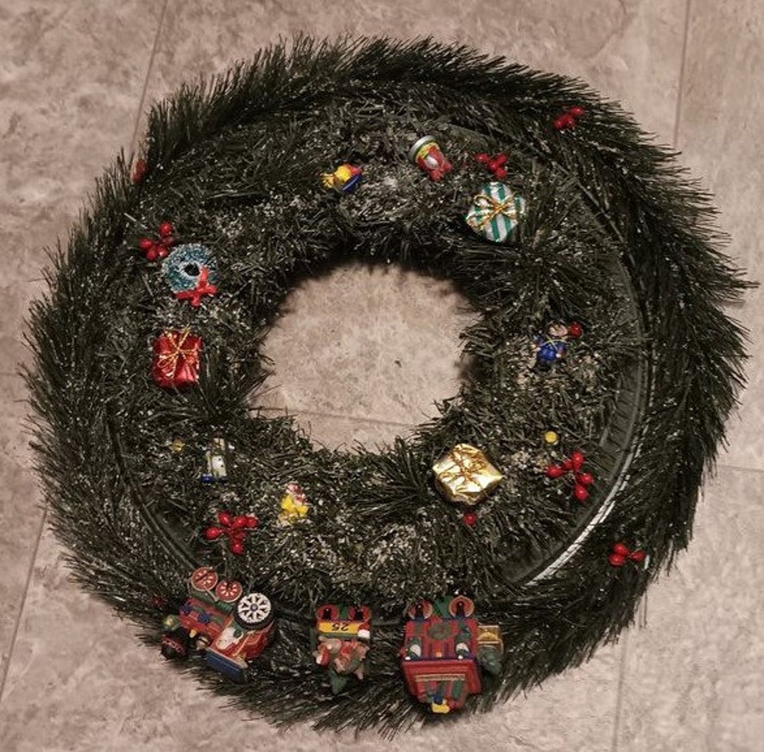 Vintage Avon Wreath Musical Lights up Motion Activated Train Seasonal ...