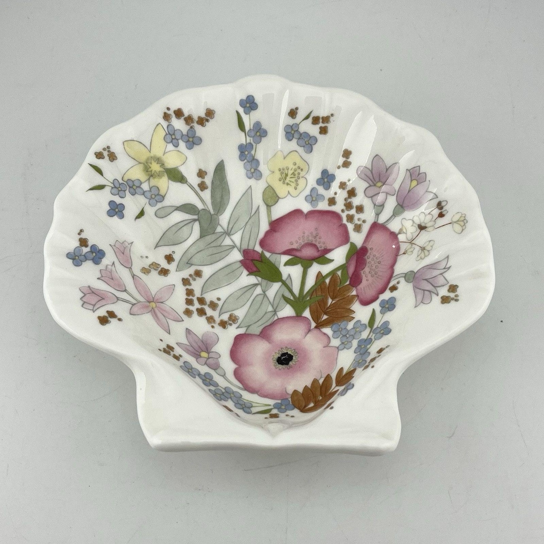 Vintage Wedgwood Meadow Sweet Shell Shaped Pin or Trinket Dish Bone ...