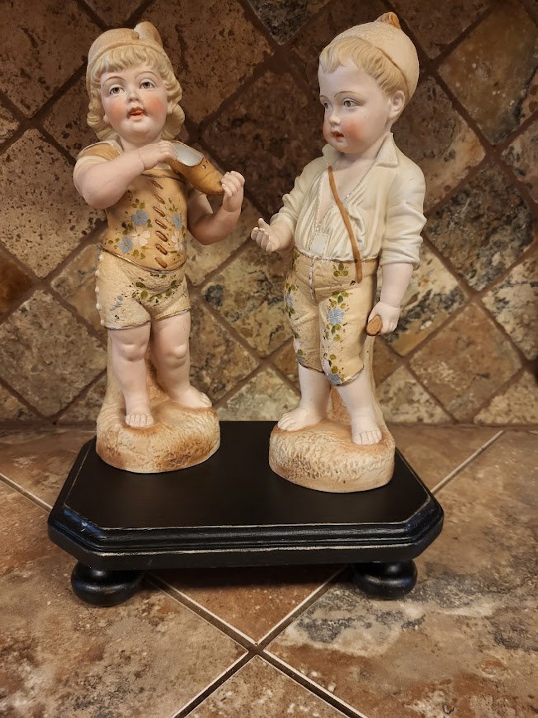 Riser,distressed Black Shield Plaque Riser, Pedestal Stand, Farmhouse ...