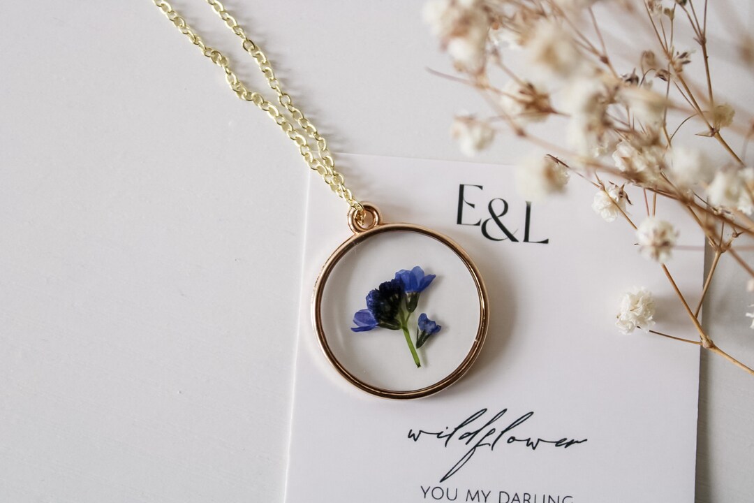 Forget-me-not Circle Pendant Wildflower Necklace | Resin Necklace ...