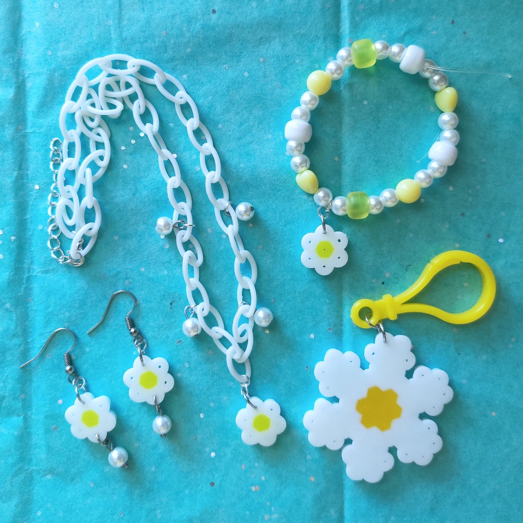 Pastel Perler Flower, Sweet Spring, White Daisy Flower, Daisy Kandi ...
