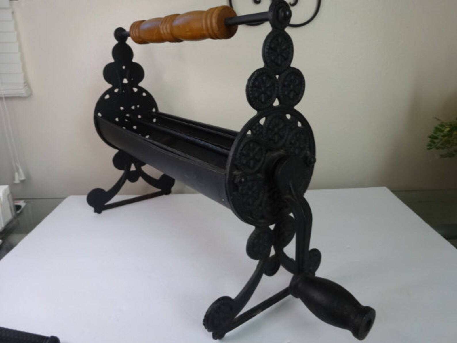 Vintage Cast Iron Newspaper Roller Stand With Wood Handle - Etsy
