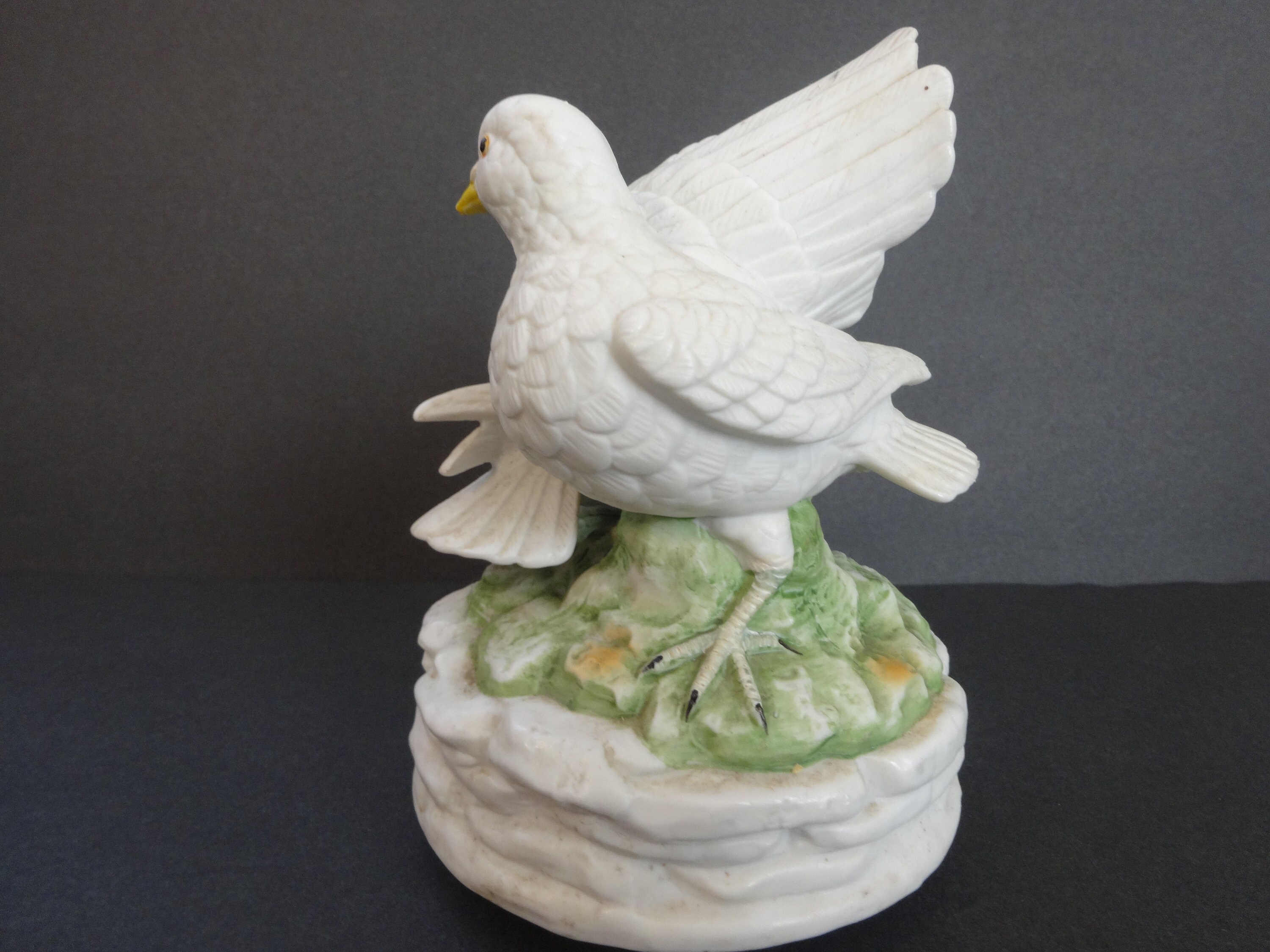 Vintage Two White Love Birds Music Box Plays love Story Theme Music ...