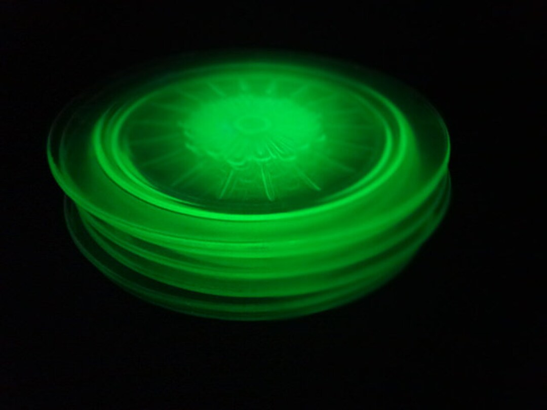 Vintage Six Green Uranium Glass 8" Luncheon Plates With a Flower Design ...