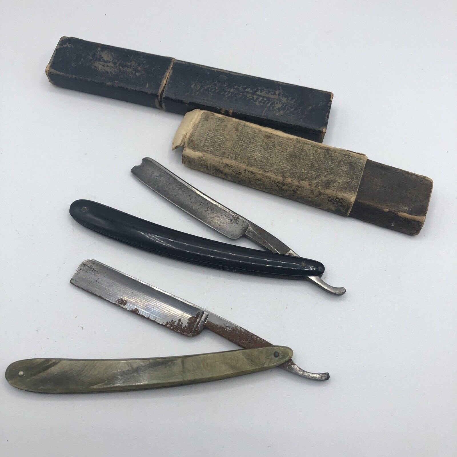 RARE Antique Shave Box w/ Antique Straight Razor - ferreteriaweb.cl