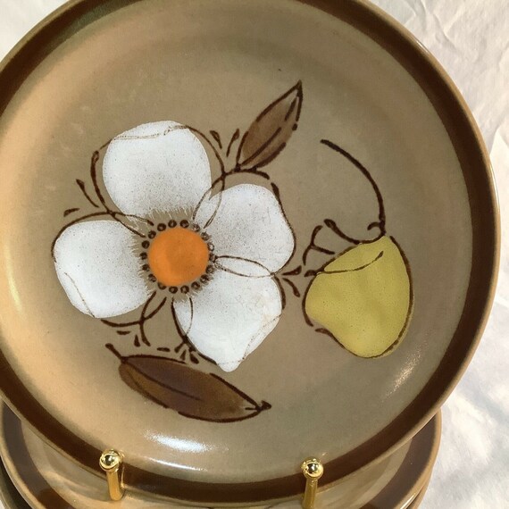Hearthside Hand Painted Ovenproof Stoneware Japan Dogwood Four Plates ...