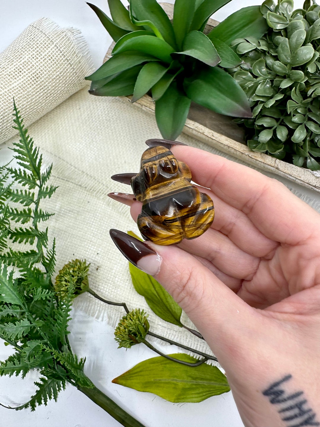 Flashy Tigers Eye Frog, Crystal Frog, Frog Carving, Healing Crystal - Etsy