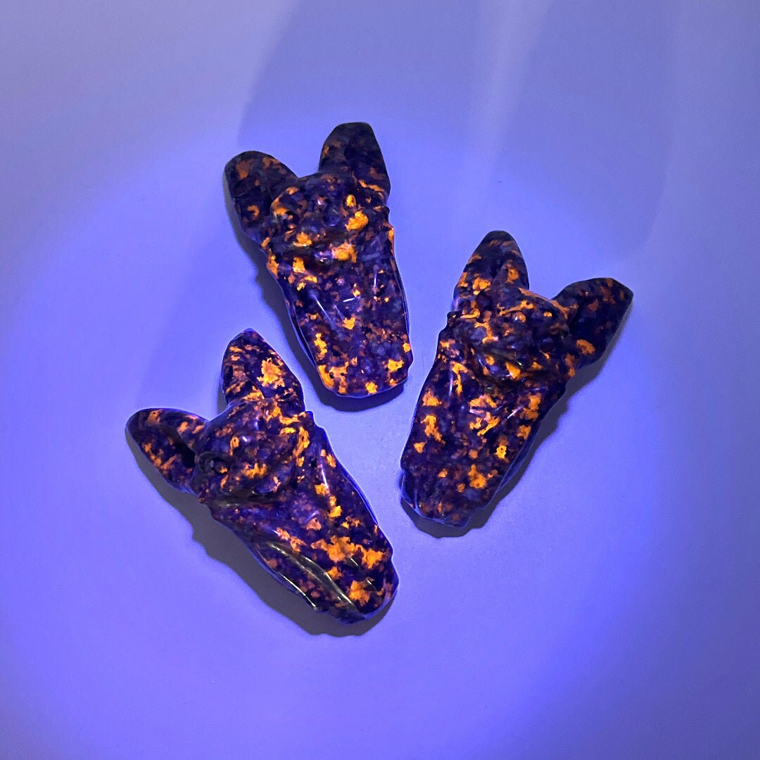 Uv Reactive Yooperlite Bats Crystal Bat Bat Carving - Etsy