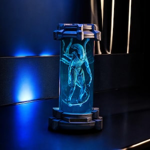 Xenomorph Resin Lamp: Custom Alien Epoxy Night Light - Etsy