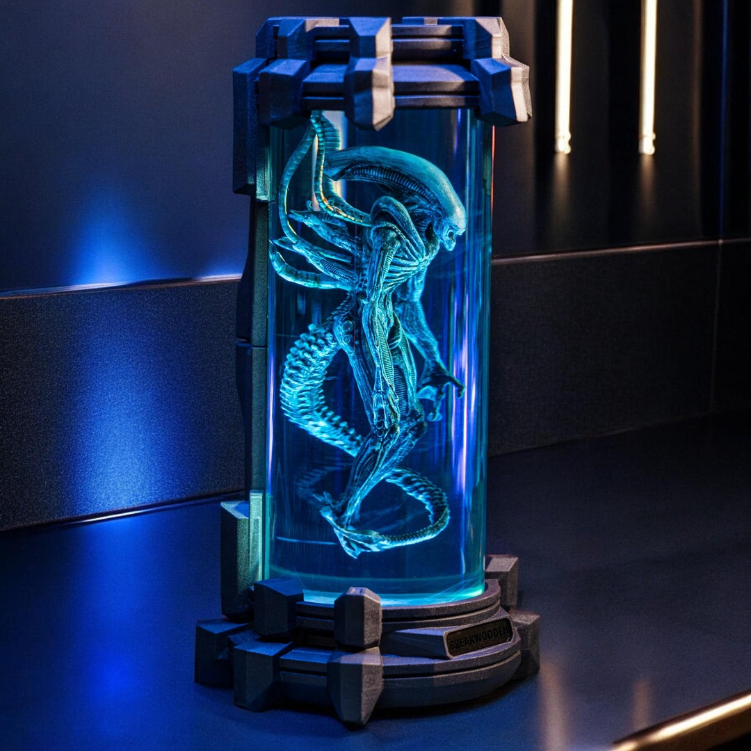 Xenomorph Resin Lamp: Custom Alien Epoxy Night Light - Etsy