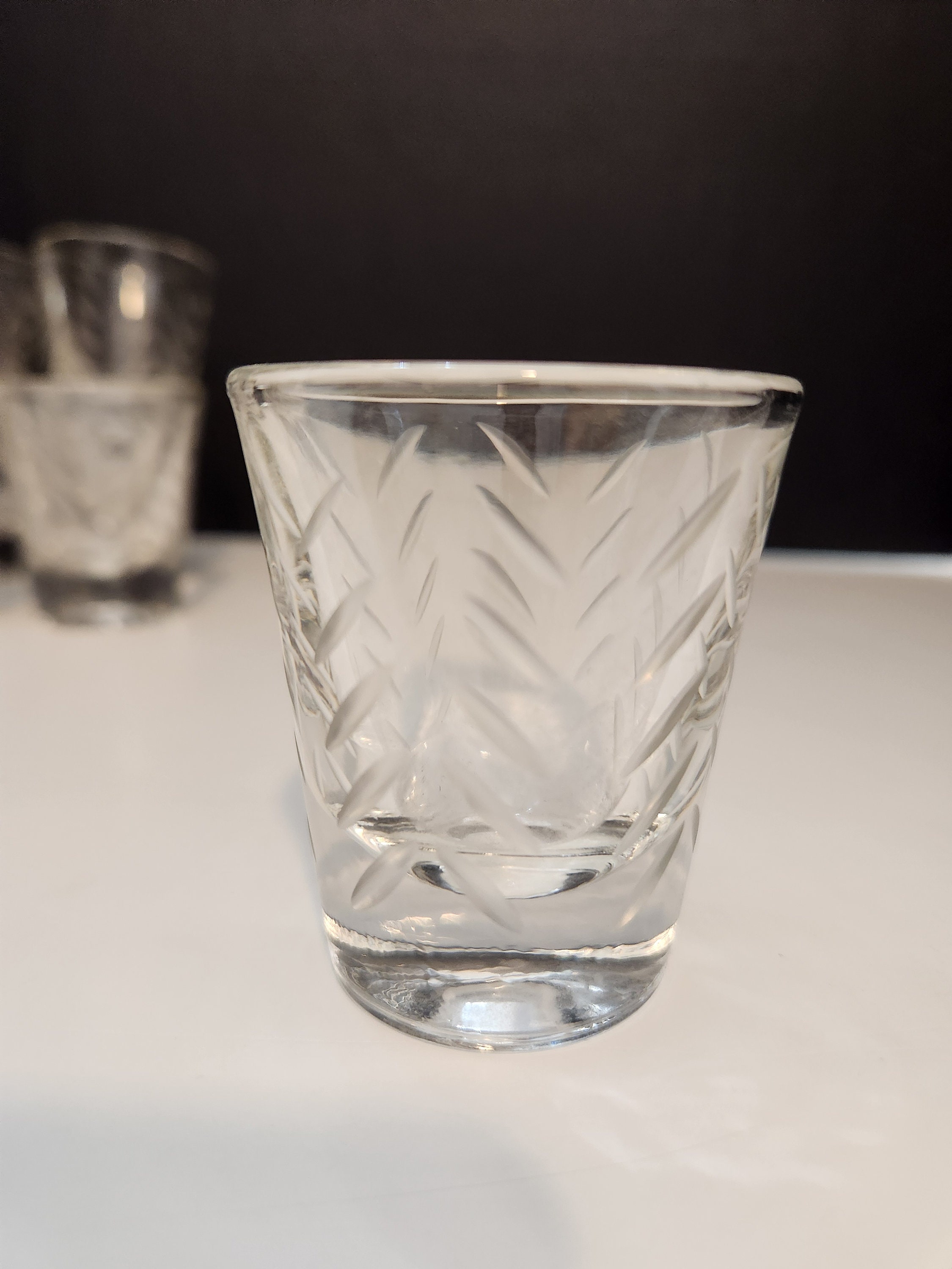 Mid Century Shot Glasses Set of 8 Clear Glass Etched Geometric Slash ...