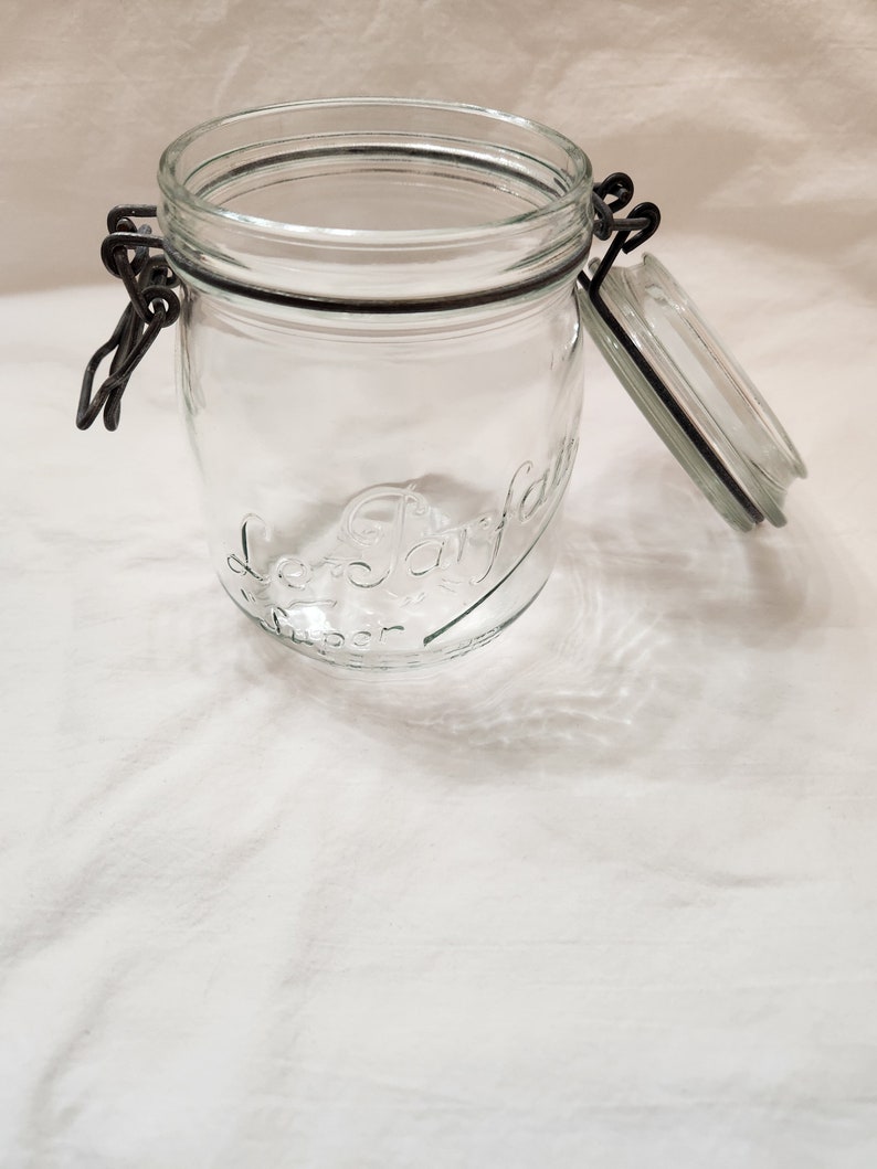Le Parfait super Embossed .75 Liter Clear Glass Storage With Metal Bail ...