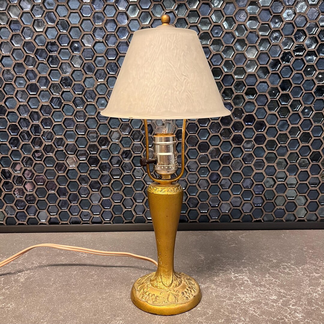 Art Deco Brass Aladdin Mfg. Co. Table Lamp W/ Glass Shade, Muncie ...