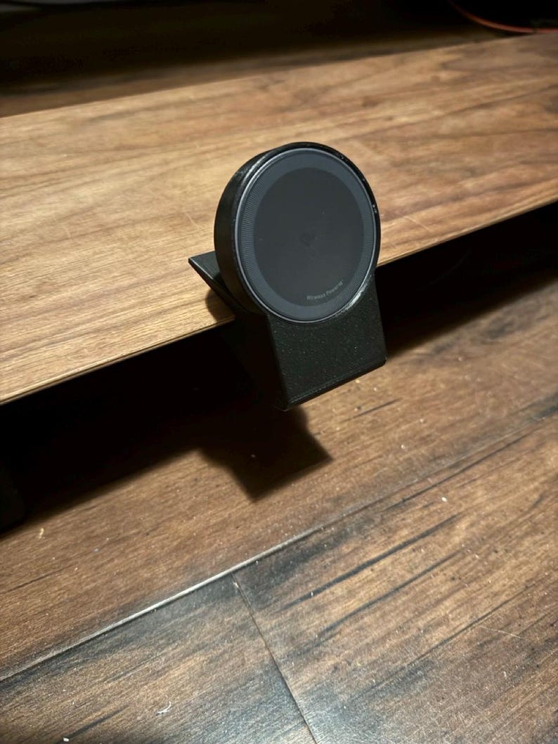 Angled Magsafe Phone Mount for Grovemade Monitor Shelf – Anker A25M0 ...
