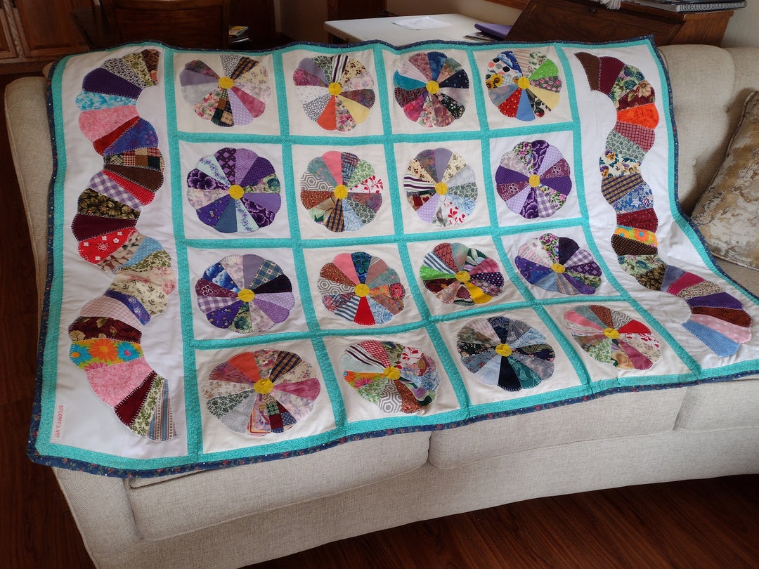 Lots of Flowers & Squiggles Nap Quilt - Etsy