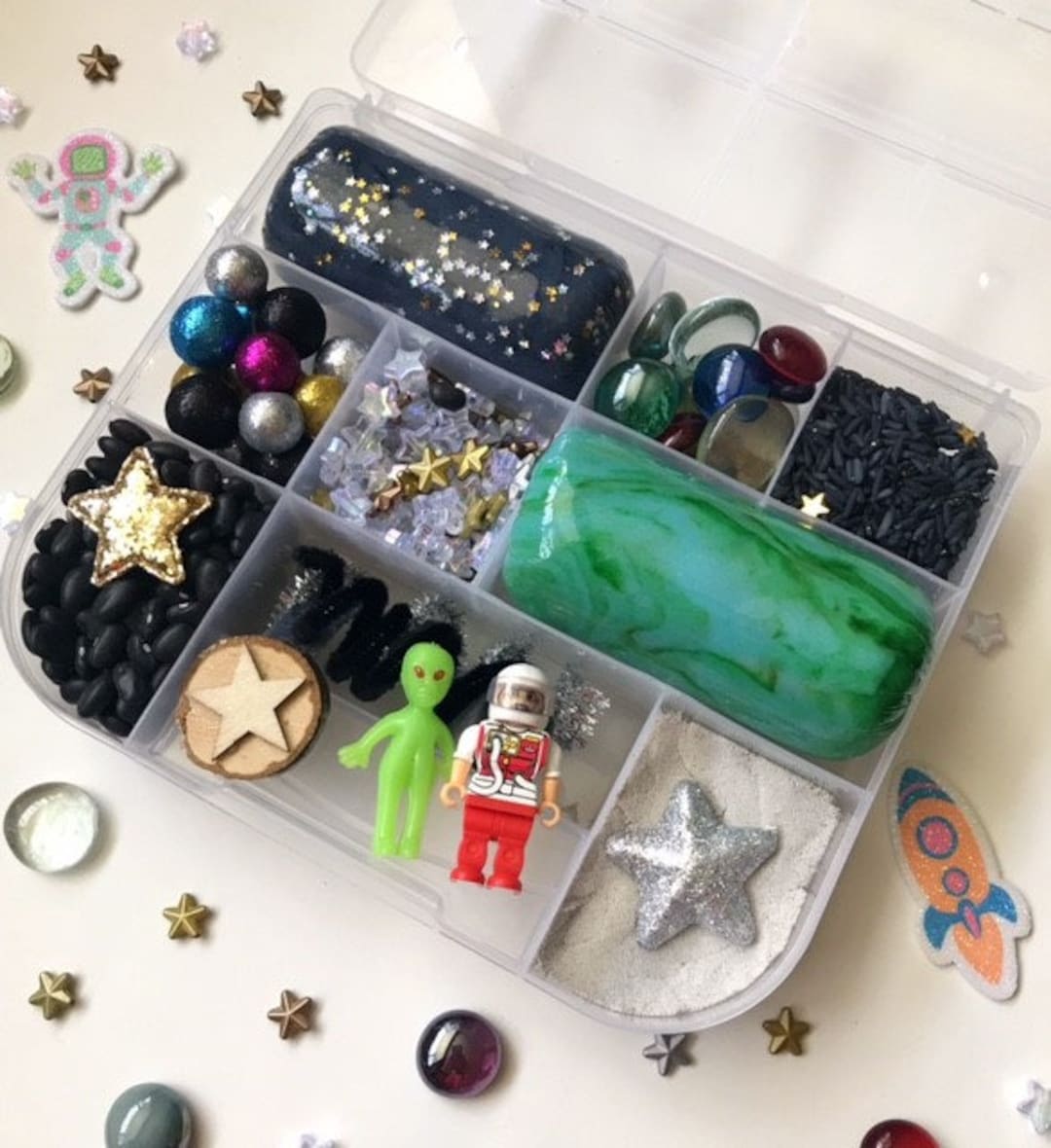 Space Explorer Playdough Sensory Kit: Alien & Astronaut Figures - Etsy