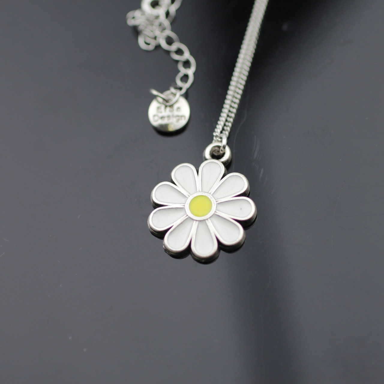 10 Enamel Daisy Charms White Daisy Flower Flower Charms - Etsy