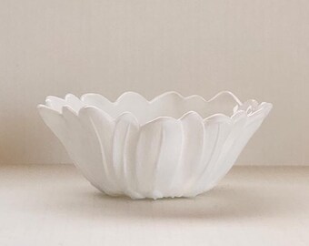 Vintage Milk Glass Indiana Glass Lily Pons Daisy 7" Bowl - Etsy