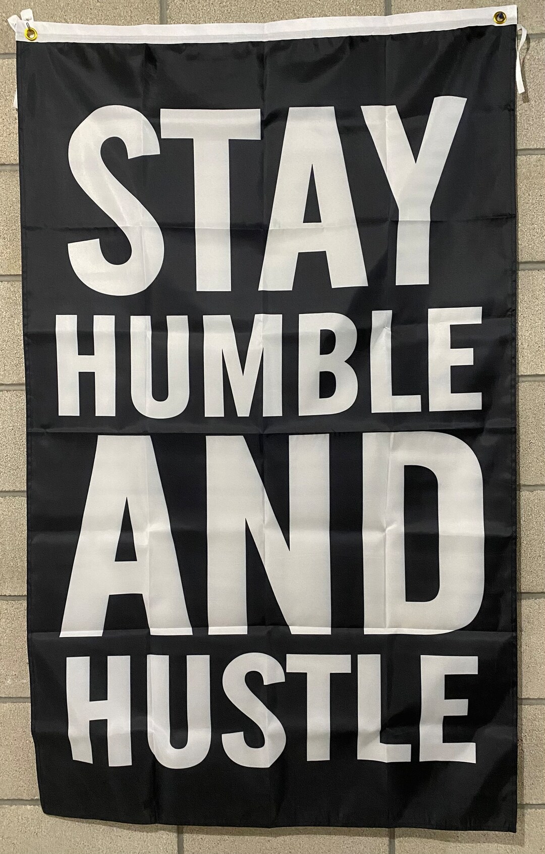 Motivation Flag FREE USA Ship Stay Humble and Hustle Train Lift Gym Man ...