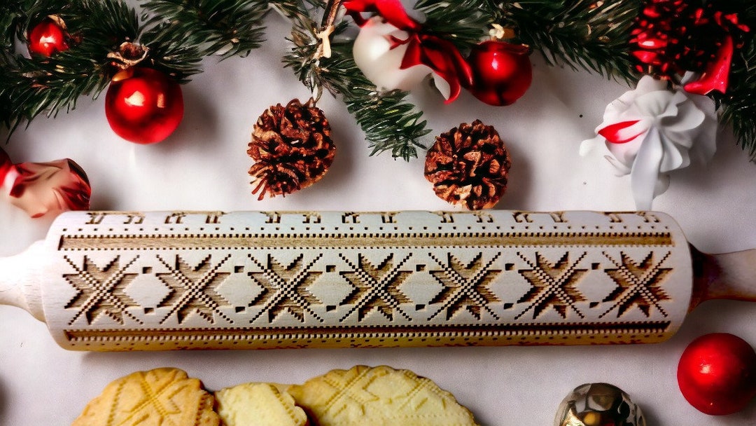 FAMILY HOLIDAYS - Rolling Pin Personalized Christmas Holidays Pin ...