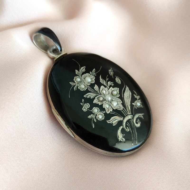 Gothic Locket - Etsy