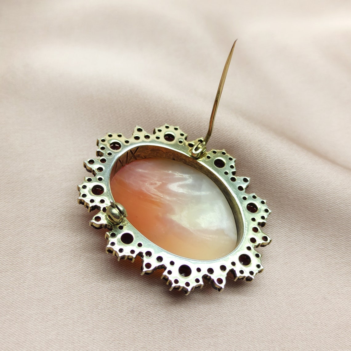 Lovely Vintage Red Bohemian Garnet Carved Shell Cameo Brooch Gilt ...