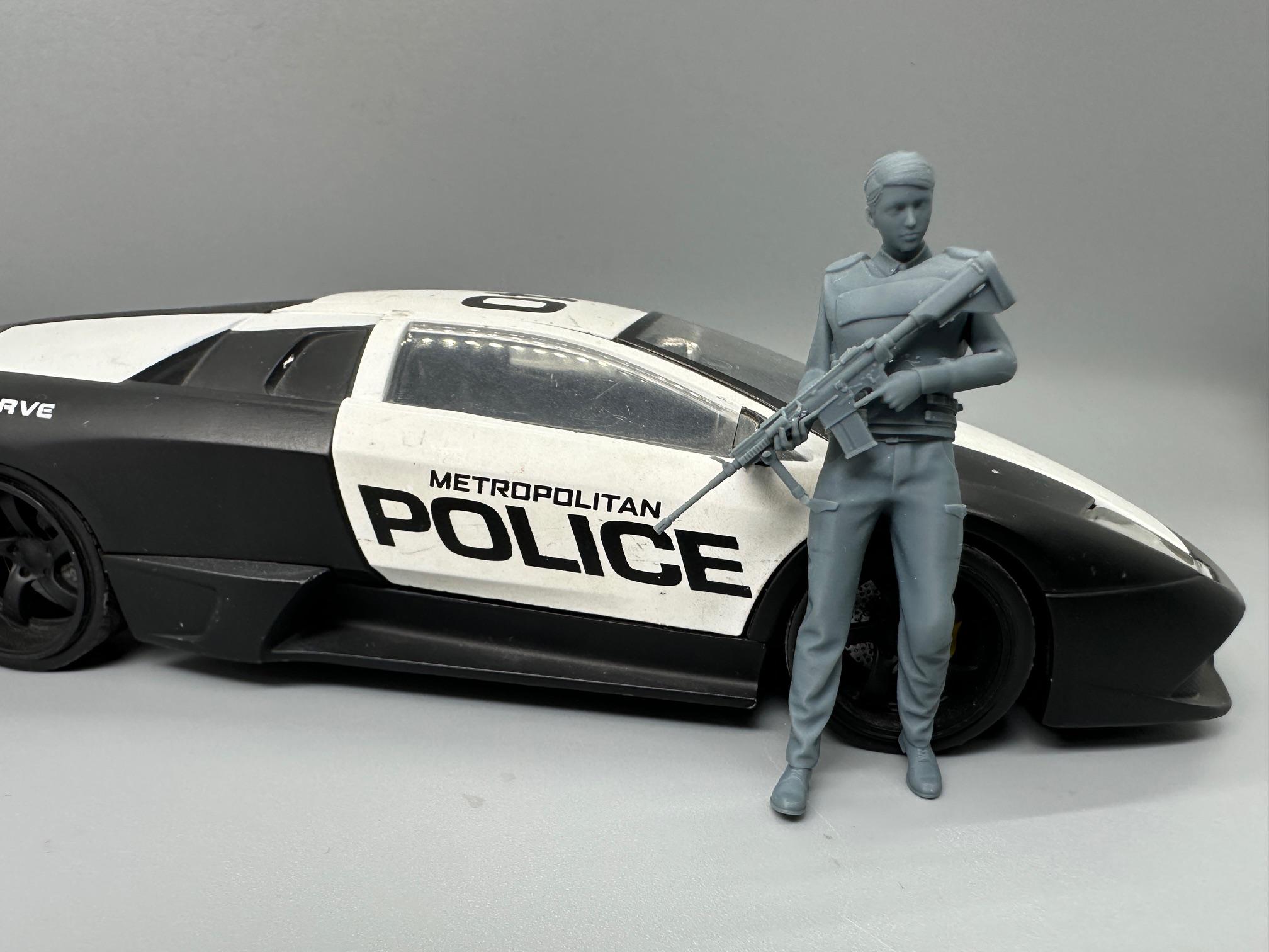 1/24 Scale Female Police Officer With Rifle Resin Figures Unpainted - Etsy