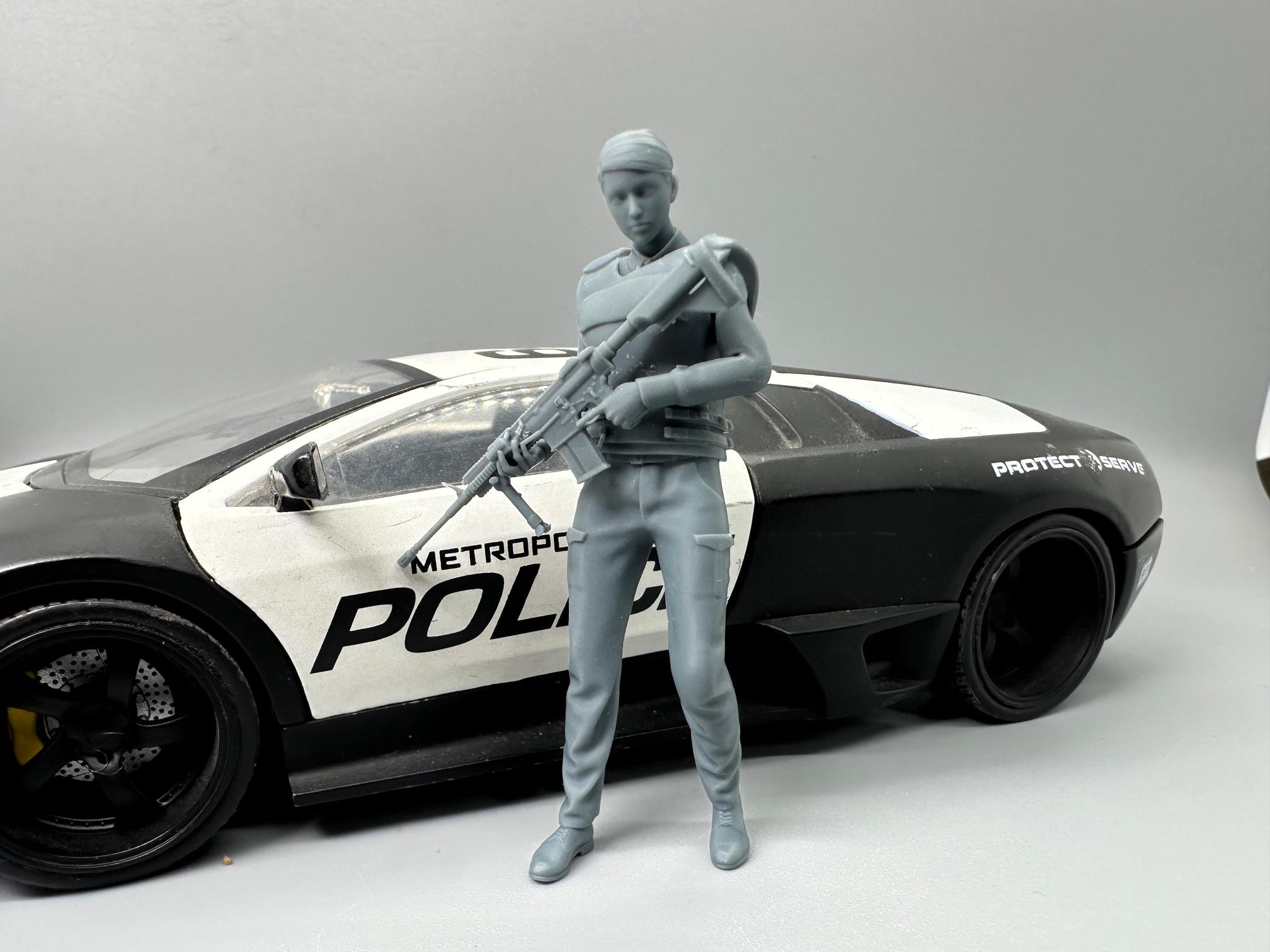 1/24 Scale Female Police Officer With Rifle Resin Figures Unpainted - Etsy