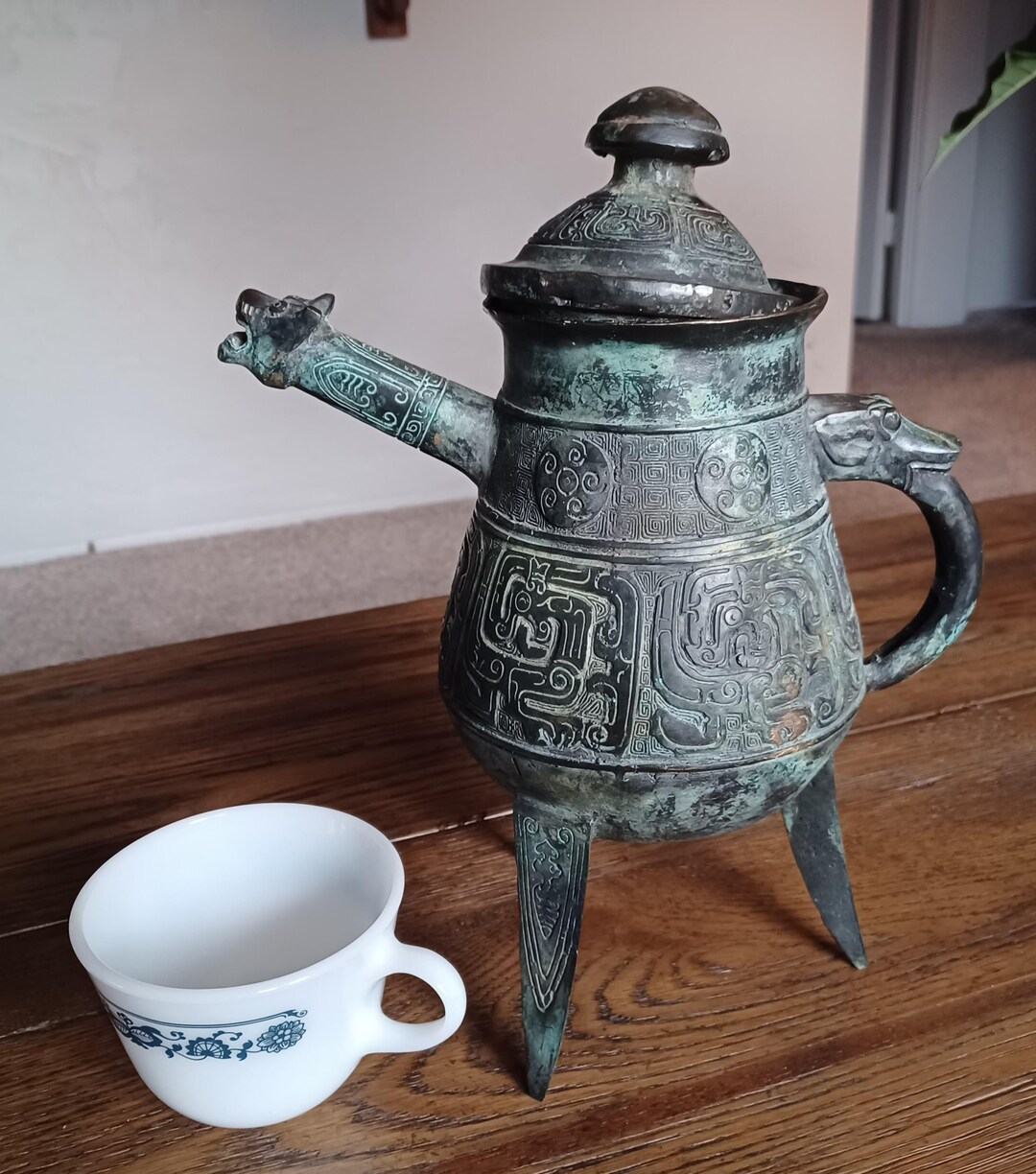 Chinese Bronze Ritual Wine Vessel JUE Ceremonial Lidded Pot China ...