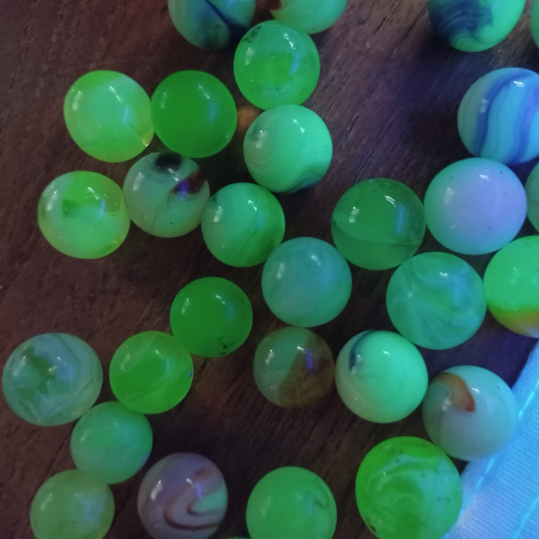 5 Uranium Glass Glow Marbles In Uv Black Light Peltier Akro Agate Vaseline Swirl Christensen