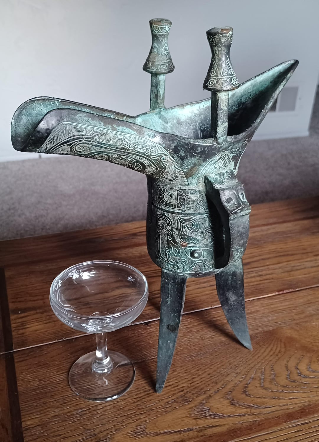 Chinese Jue Bronze Wine Vessel Ceremonial Ritual 3 Triangular Leg ...