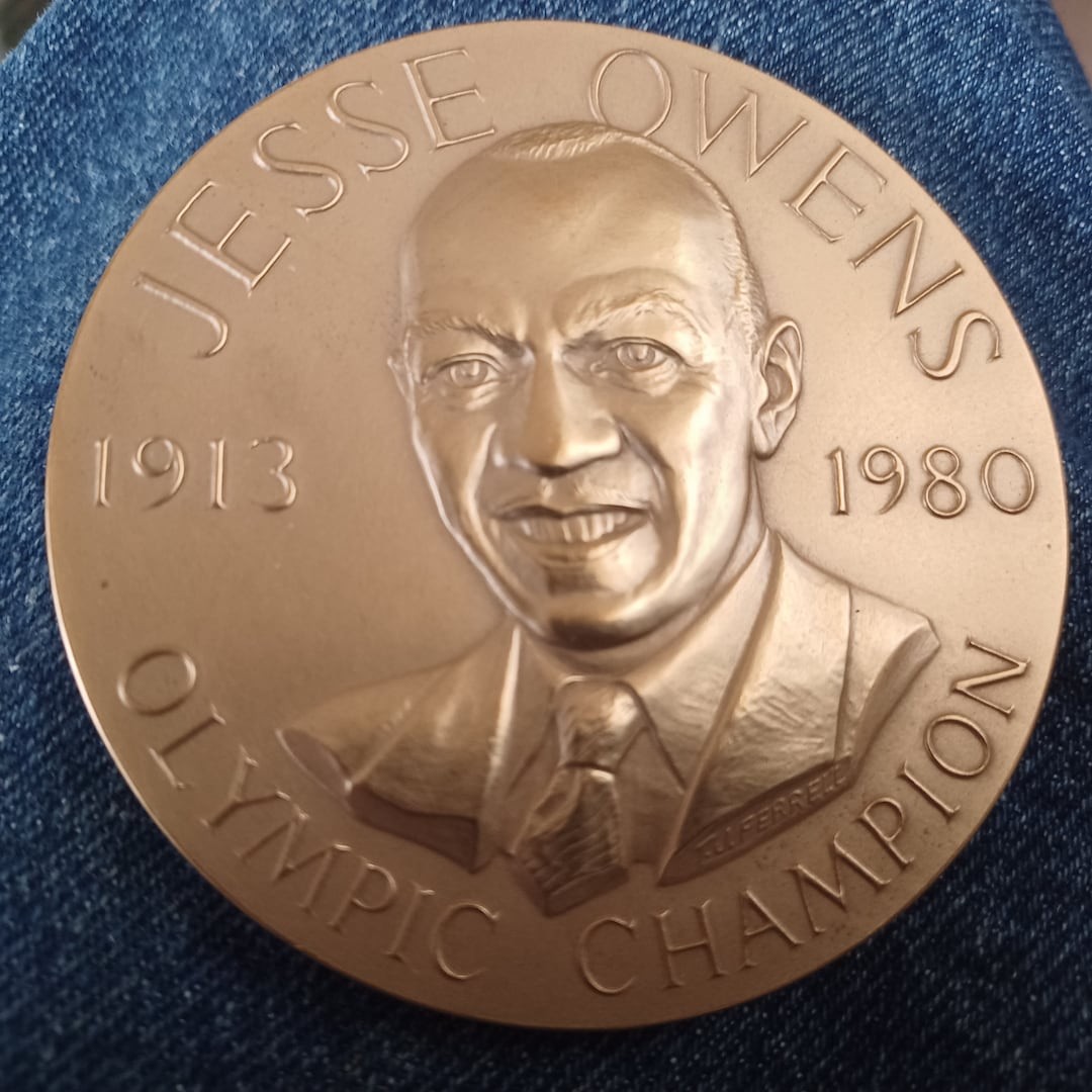 Jesse Owens Over Sized Collector Coin Olympic Coin ULTRA RARE 1988 ...