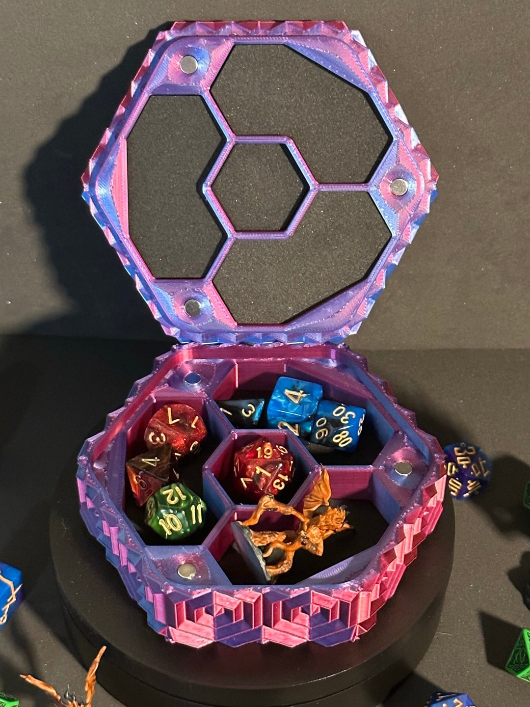 Magnetic Multi-color Dice Box! Color Changing Dice Vault With D&D Dice ...