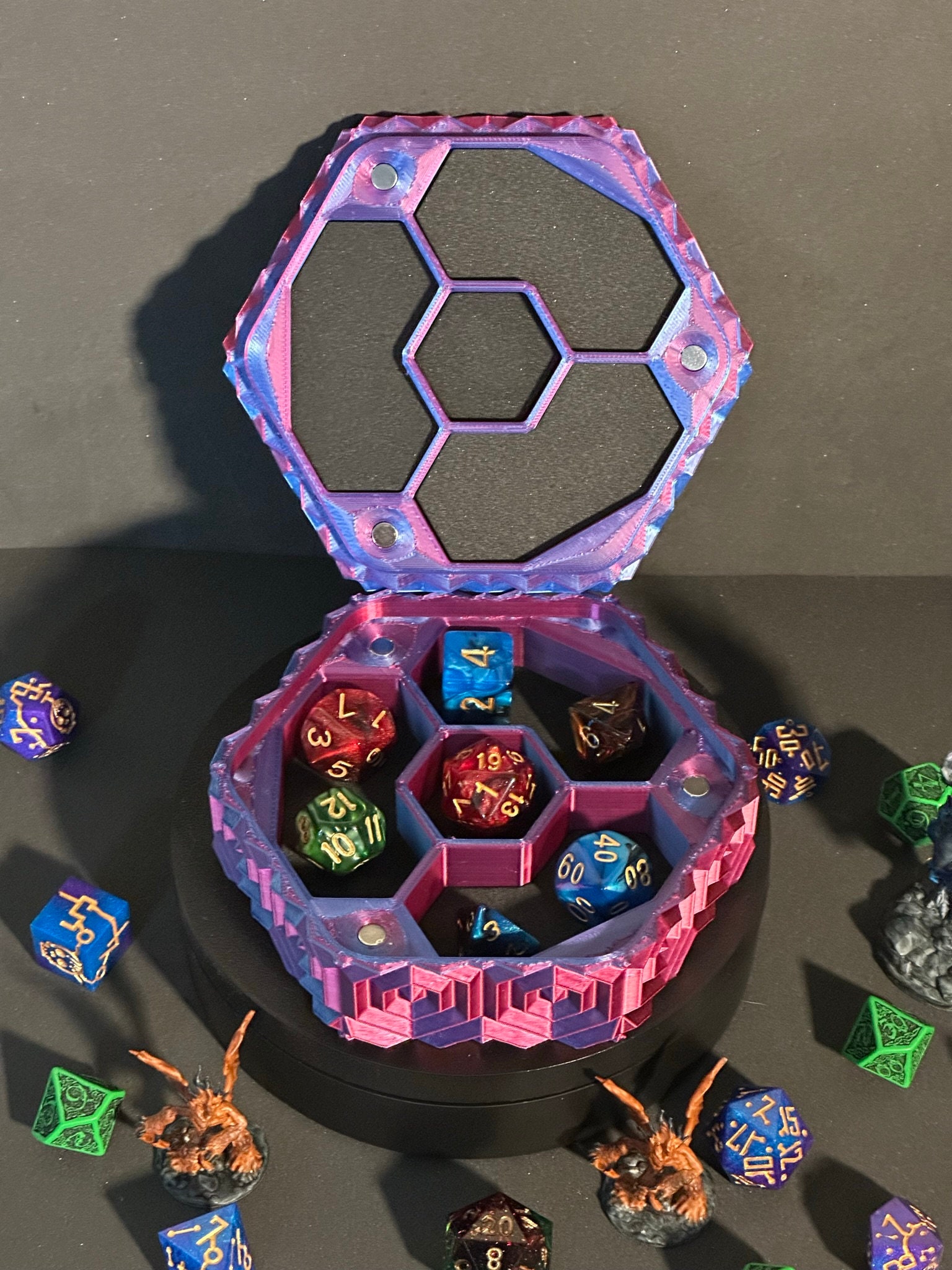 Magnetic Multi-color Dice Box! Color Changing Dice Vault With D&D Dice ...