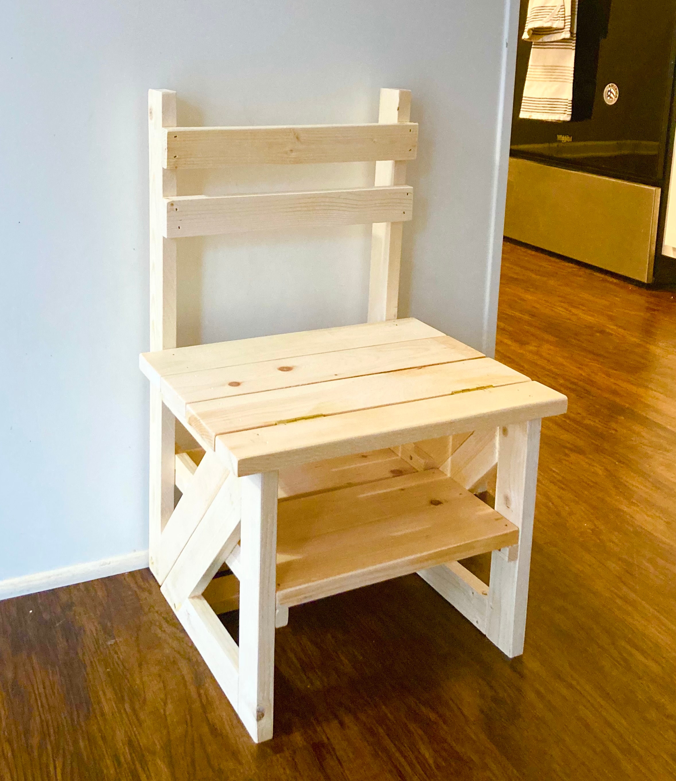 Kid's Chair to Helping Tower Ladder Woodworking Plans Easy Step-by-step ...