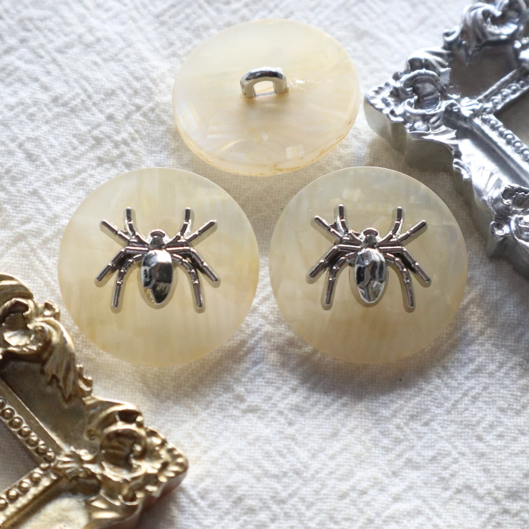 25mm Metal Shank Buttons, Silver Spider Button, Resin and Metal Insect ...