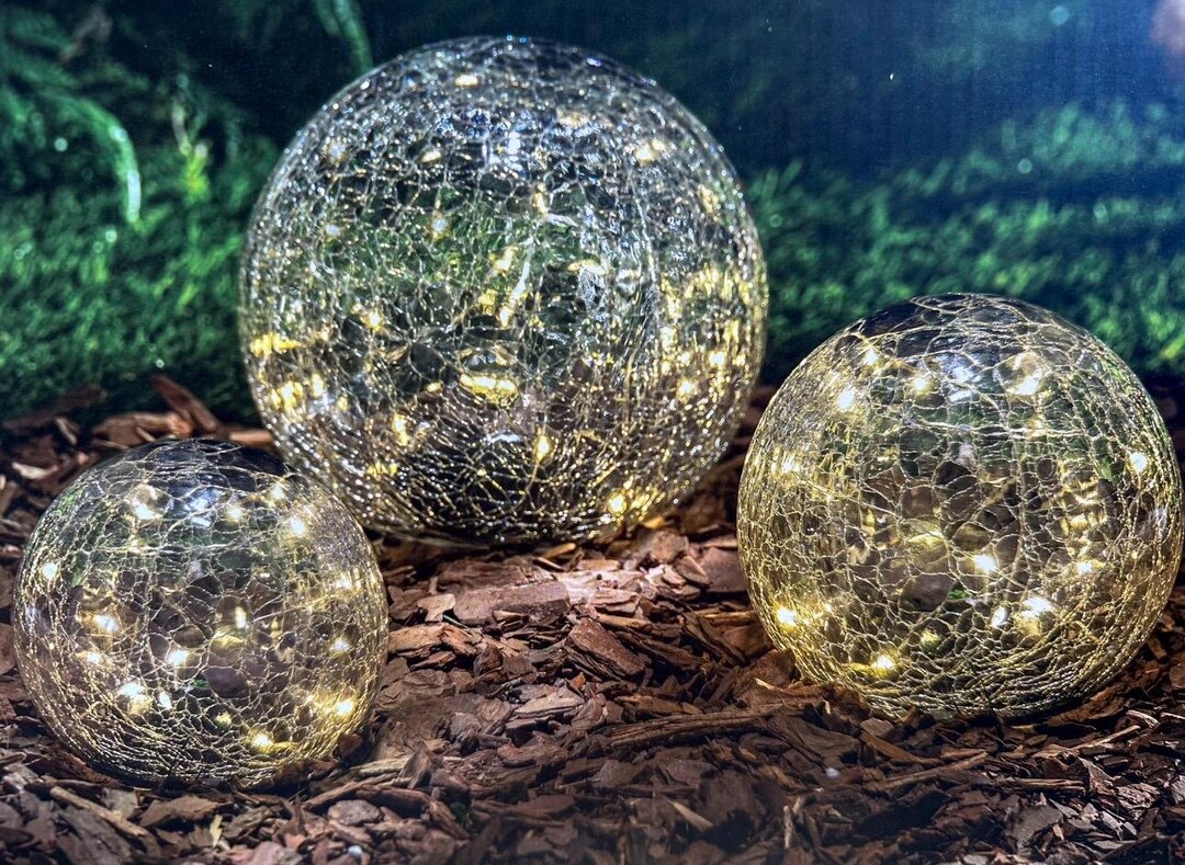 Solar Light Crackle Glass Sphere Set - Etsy