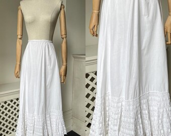 LuckyCharmVintageCo - Etsy