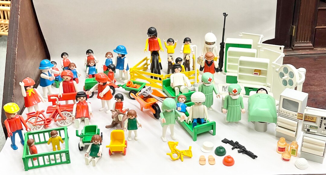 Vintage 1970s Play Mobil Doll Figure Bundle With Hospital - Etsy
