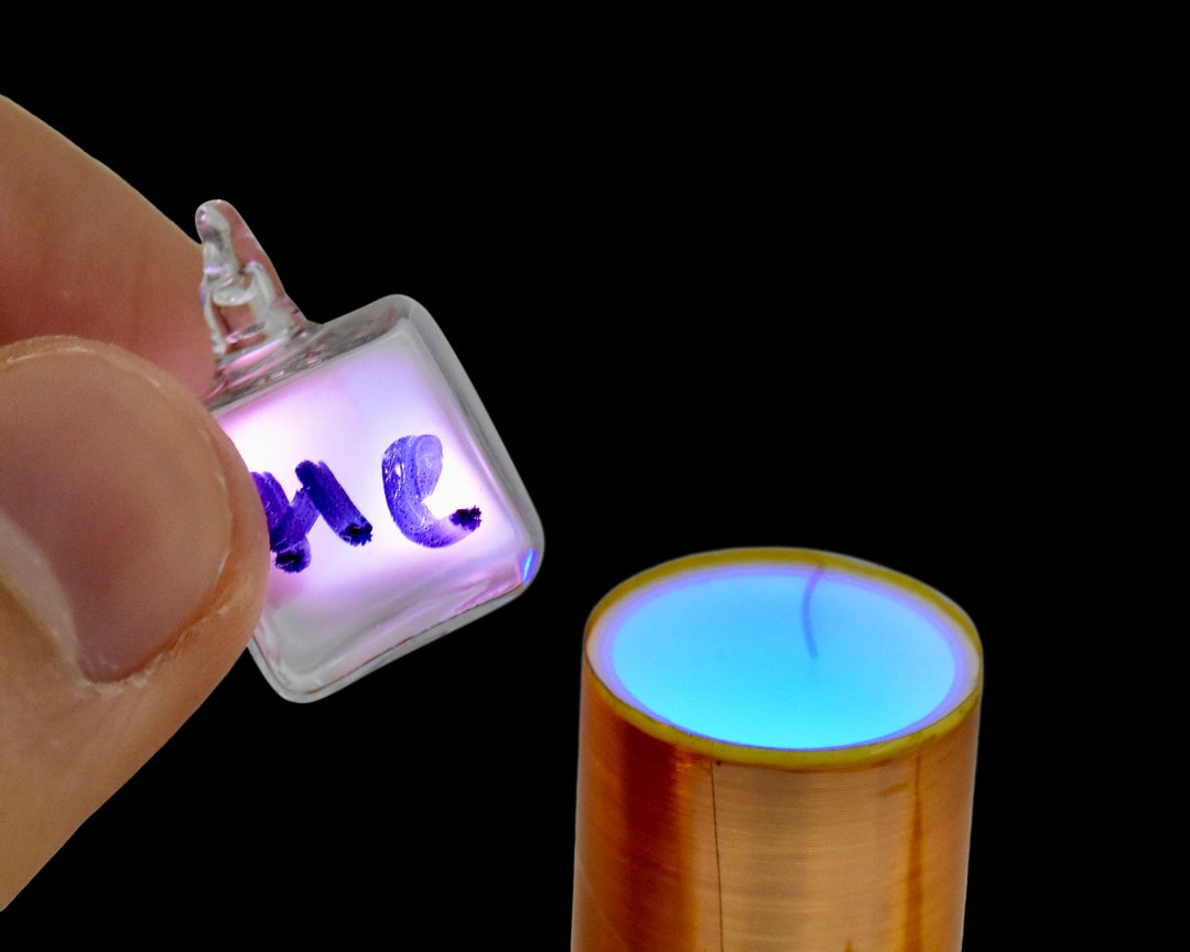 Helium Rarefied Gas, Periodic Table of the Elements, Helium Element ...